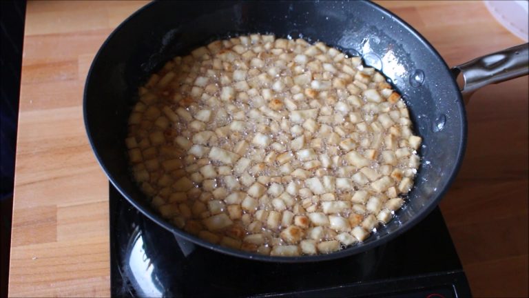 HOW TO MAKE THE BEST NIGERIAN CHIN CHIN – African Pot